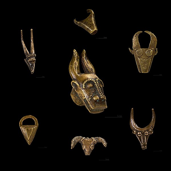 A Visual Introduction to West African Art - The Griots Hand